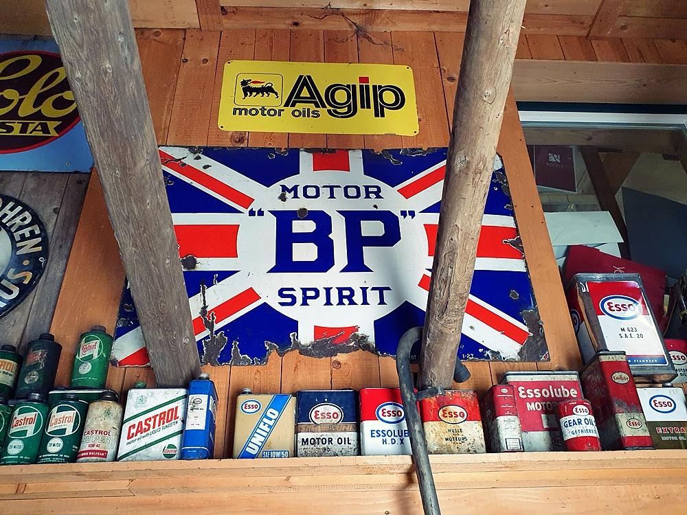 BP sign | BRITISH Only Austria Fahrzeughandel GmbH