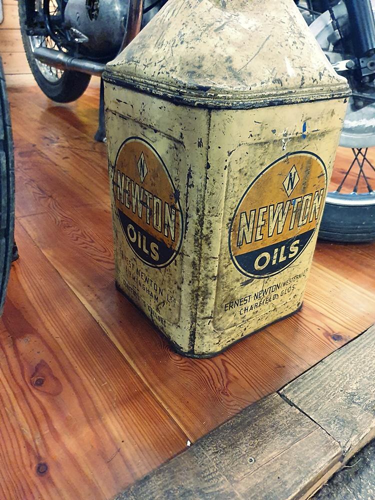 Newton Oil can | BRITISH Only Austria Fahrzeughandel GmbH