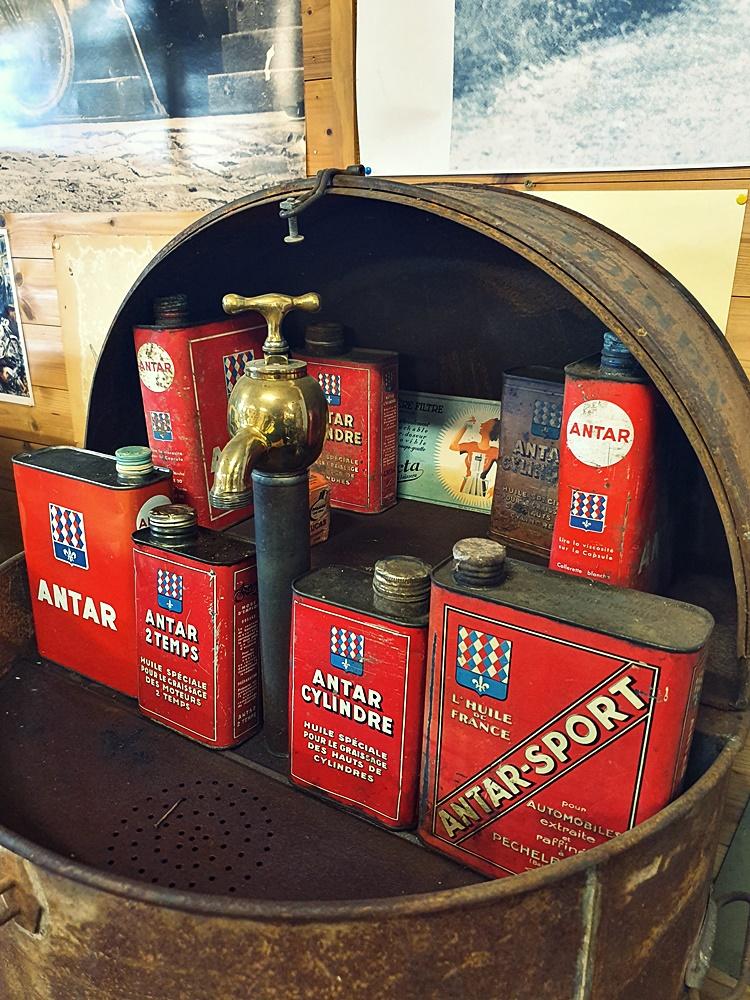 Antar Oil washer with Oil cans | BRITISH Only Austria Fahrzeughandel GmbH