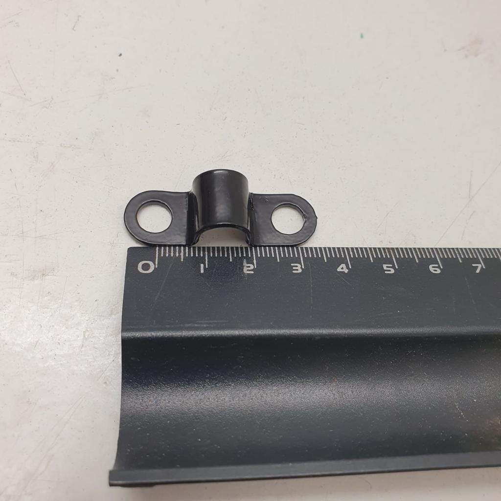 Front Mudguard Saddle Support Clip Triumph | BRITISH Only Austria ...