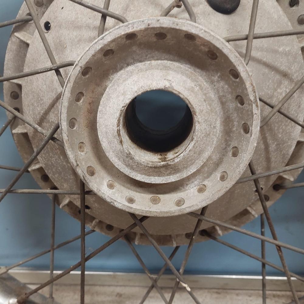 BSA / Triumph Wheel Conical Hub 8" 1971-72 used | BRITISH Only Austria ...