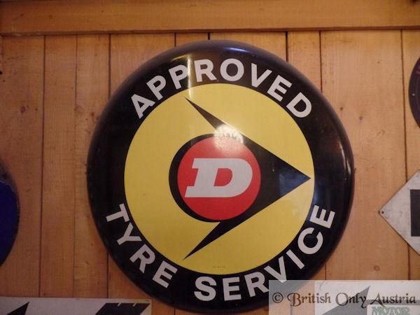 Dunlop Tyre Service sign | BRITISH Only Austria Fahrzeughandel GmbH